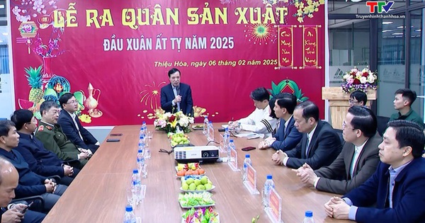Phó Bí thư Thường trực Tỉnh uỷ Lại Thế Nguyên dự ra quân sản xuất đầu ...